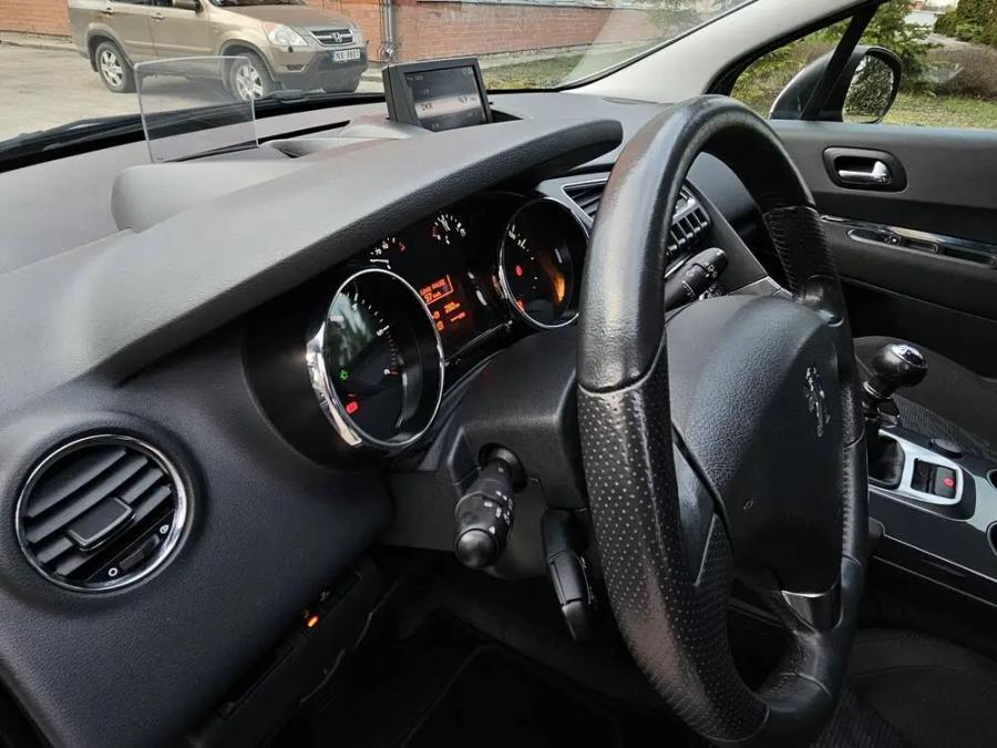 Pelēks Peugeot 3008 2011 Jēkabpils, ar dzinēja tilpumu 2.00 L un nobraukumu 287 tūkst. km par 4990 €, foto 13 vietnē AUTOMOTO.COM.LV