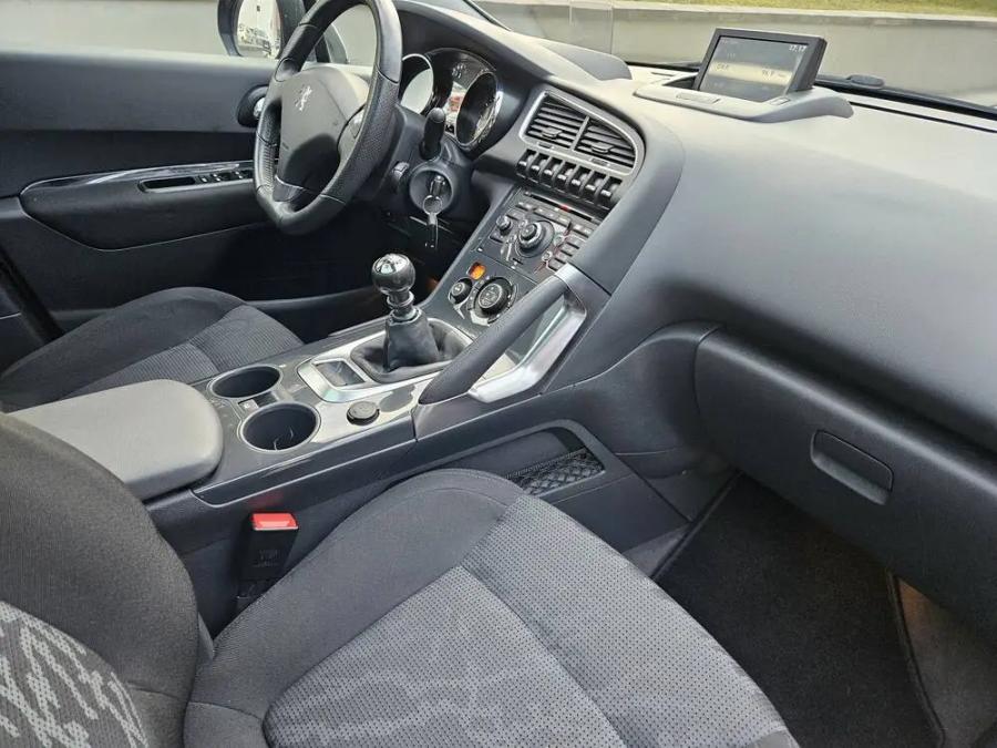 Pelēks Peugeot 3008 2011 Jēkabpils, ar dzinēja tilpumu 2.00 L un nobraukumu 287 tūkst. km par 4990 €, foto 23 vietnē AUTOMOTO.COM.LV