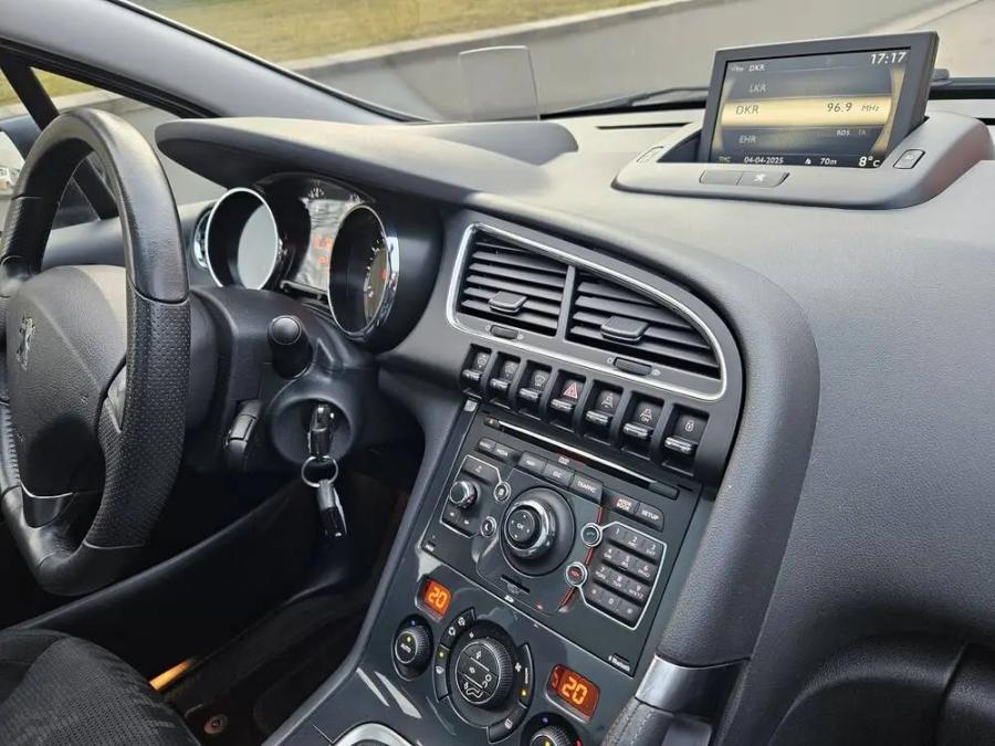 Pelēks Peugeot 3008 2011 Jēkabpils, ar dzinēja tilpumu 2.00 L un nobraukumu 287 tūkst. km par 4990 €, foto 24 vietnē AUTOMOTO.COM.LV