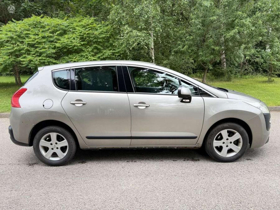 Pelēks Peugeot 3008 2011 Viļņa, ar dzinēja tilpumu 1.56 L un nobraukumu 353 tūkst. km par 1850 €, foto 7 vietnē AUTOMOTO.COM.LV
