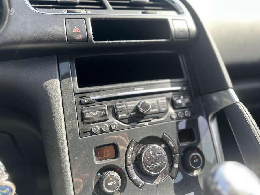 Pelēks Peugeot 3008 2011 Viļņa, ar dzinēja tilpumu 1.56 L un nobraukumu 308 tūkst. km par 2150 €, foto 16 vietnē AUTOMOTO.COM.LV