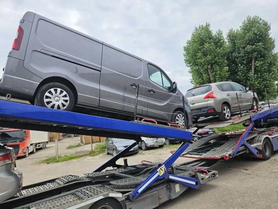 Pelēks Peugeot 3008 2012 Jēkabpils, ar dzinēja tilpumu 1.60 L un nobraukumu 252 tūkst. km par 4890 €, foto 34 vietnē AUTOMOTO.COM.LV