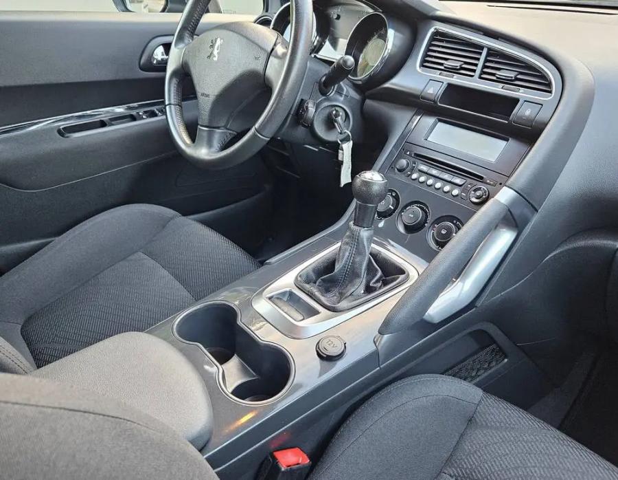 Pelēks Peugeot 3008 2012 Jēkabpils, ar dzinēja tilpumu 1.60 L un nobraukumu 124 tūkst. km par 4890 €, foto 19 vietnē AUTOMOTO.COM.LV