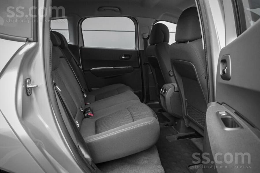 Grey Peugeot 3008 2014 in Riga, with an engine capacity of 1.60 L and mileage of 171 thousand km for 4990 €, photo 11 on AUTOMOTO.COM.LV