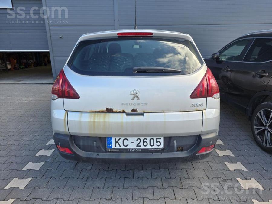 Grey Peugeot 3008 2015 in Riga, with an engine capacity of 1.60 L and mileage of 332 thousand km for 2900 €, photo 7 on AUTOMOTO.COM.LV