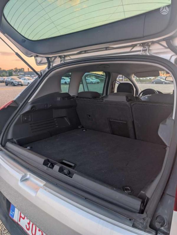 Grey Peugeot 3008 2015 in Taurage, with an engine capacity of 1.56 L and mileage of 225 thousand km for 4570 €, photo 7 on AUTOMOTO.COM.LV