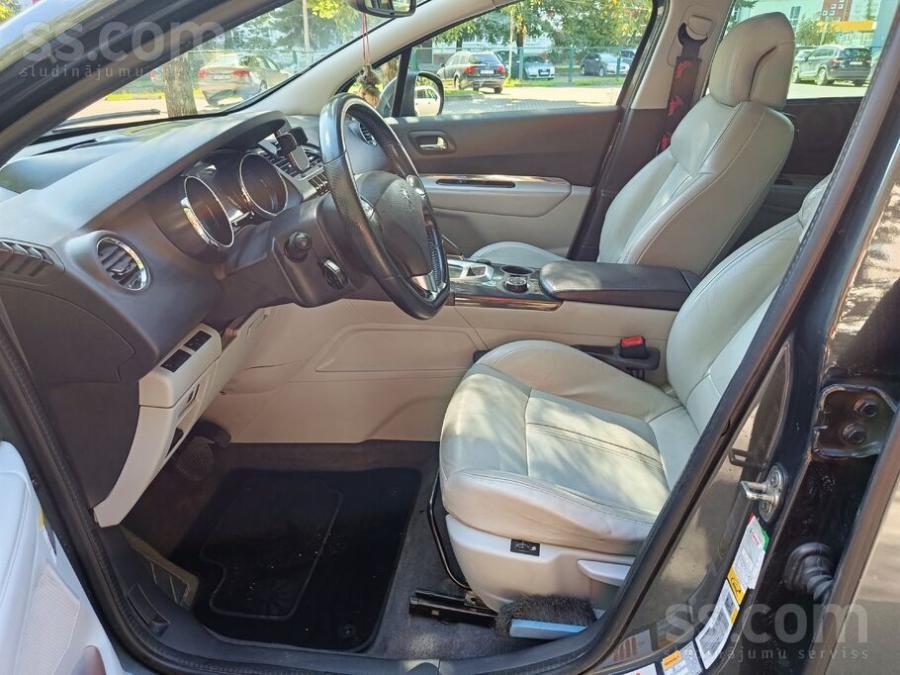 Pelēks Peugeot 3008 2015 Rīga, ar dzinēja tilpumu 1.60 L un nobraukumu 0 tūkst. km par 4950 €, foto 9 vietnē AUTOMOTO.COM.LV