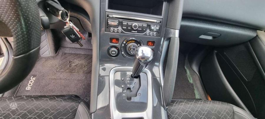Grey Peugeot 3008 2015 in Siauliai, with an engine capacity of 1.60 L and mileage of 202 thousand km for 5300 €, photo 15 on AUTOMOTO.COM.LV
