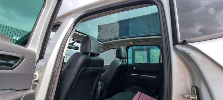 Grey Peugeot 3008 2015 in Siauliai, with an engine capacity of 1.60 L and mileage of 202 thousand km for 5300 €, photo 16 on AUTOMOTO.COM.LV