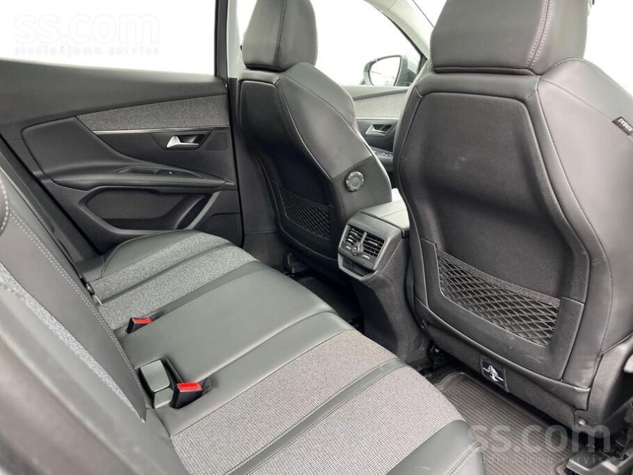 Grey Peugeot 3008 2016 in Riga, with an engine capacity of 1.60 L and mileage of 181 thousand km for 12990 €, photo 8 on AUTOMOTO.COM.LV