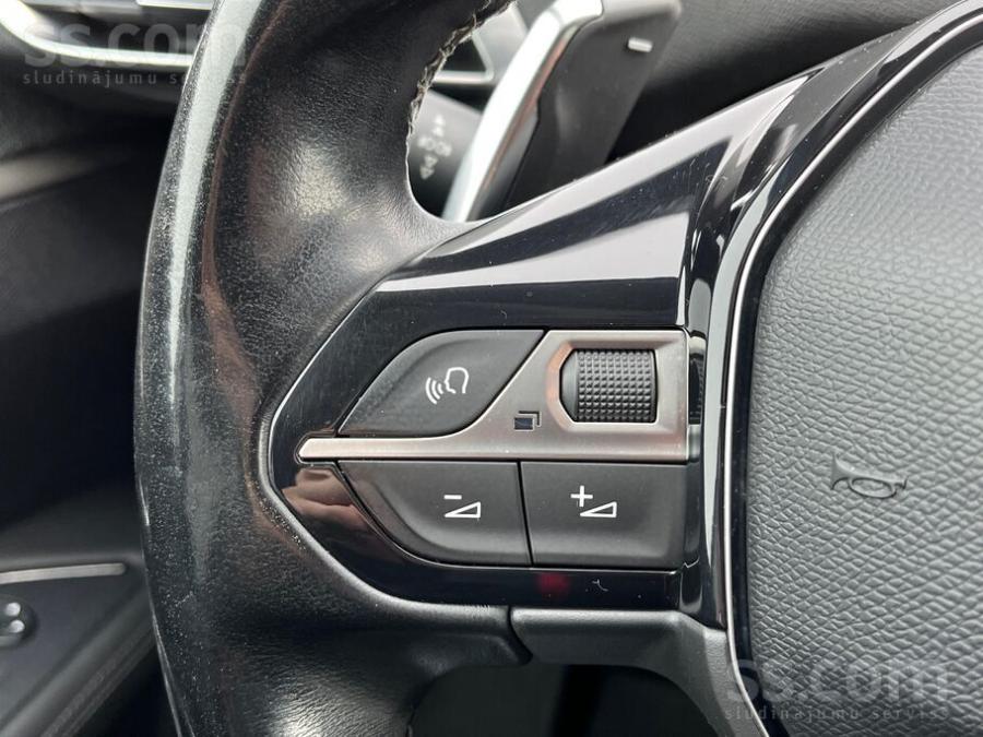 Grey Peugeot 3008 2016 in Riga, with an engine capacity of 1.60 L and mileage of 181 thousand km for 12990 €, photo 18 on AUTOMOTO.COM.LV