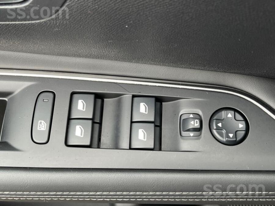 Grey Peugeot 3008 2016 in Riga, with an engine capacity of 1.60 L and mileage of 181 thousand km for 12990 €, photo 21 on AUTOMOTO.COM.LV