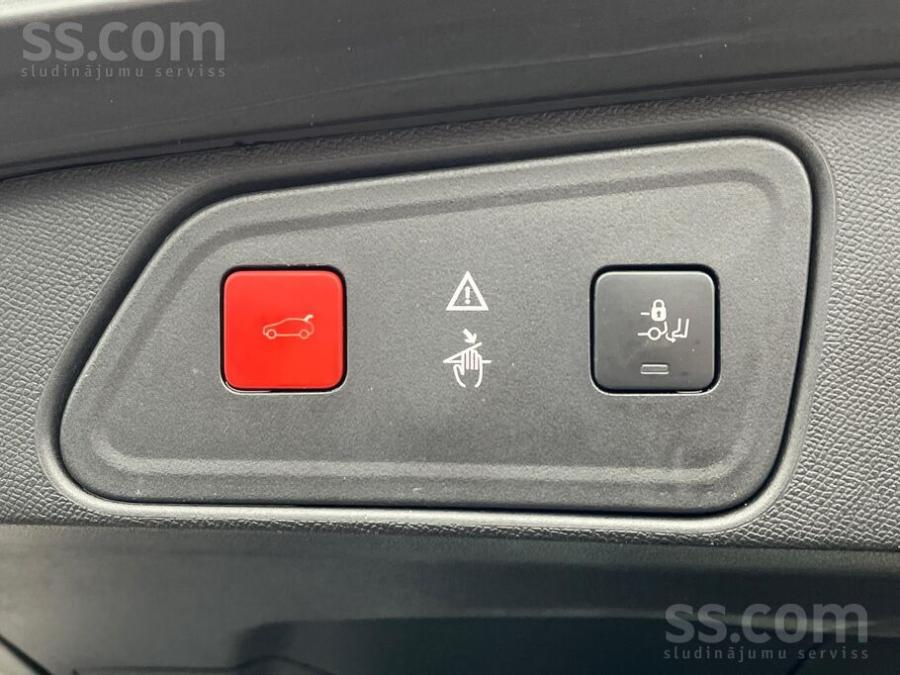 Grey Peugeot 3008 2016 in Riga, with an engine capacity of 1.60 L and mileage of 181 thousand km for 12990 €, photo 22 on AUTOMOTO.COM.LV