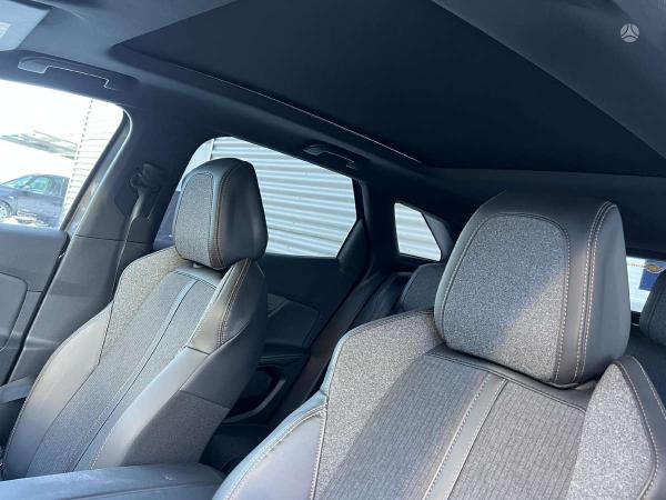 Grey Peugeot 3008 2017 in Vilnius, with an engine capacity of 1.20 L and mileage of 134 thousand km for 11900 €, photo 11 on AUTOMOTO.COM.LV
