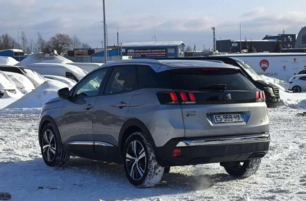 Grey Peugeot 3008 2017 in Taurage, with an engine capacity of 1.20 L and mileage of 135 thousand km for 10200 €, photo 3 on AUTOMOTO.COM.LV
