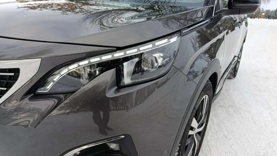 Grey Peugeot 3008 2017 in Taurage, with an engine capacity of 1.20 L and mileage of 120 thousand km for 9900 €, photo 2 on AUTOMOTO.COM.LV