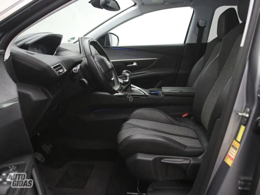 Grey Peugeot 3008 2017 in Vilnius, with an engine capacity of 1.20 L and mileage of 158 thousand km for 11199 €, photo 5 on AUTOMOTO.COM.LV