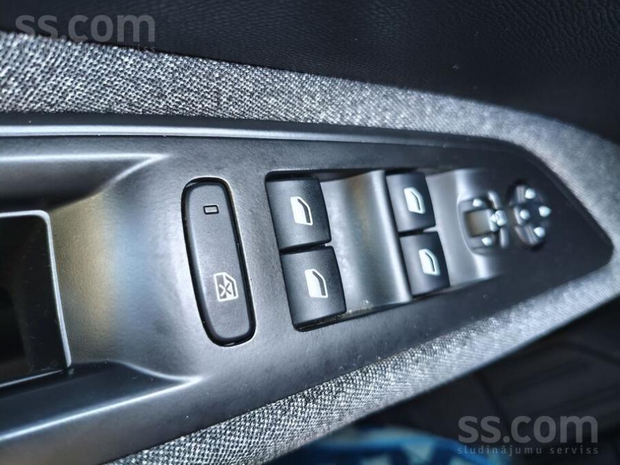 Grey Peugeot 3008 2017 in Riga, with an engine capacity of 1.60 L and mileage of 244 thousand km for 10300 €, photo 23 on AUTOMOTO.COM.LV