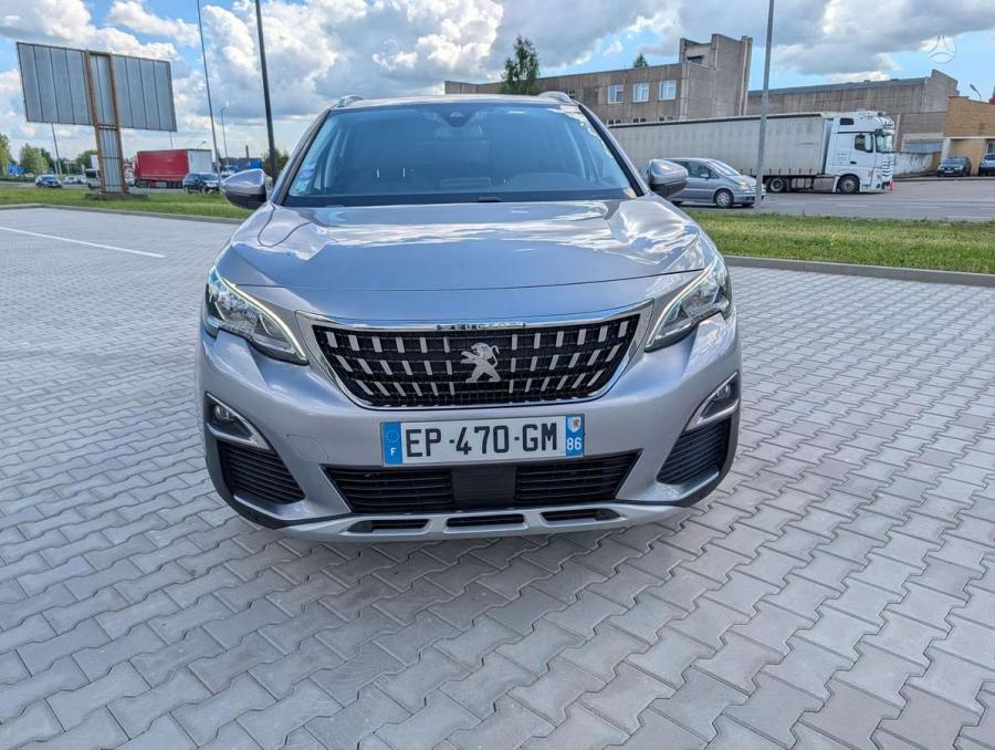 Grey Peugeot 3008 2017 in Taurage, with an engine capacity of 1.20 L and mileage of 114 thousand km for 8900 €, photo 3 on AUTOMOTO.COM.LV