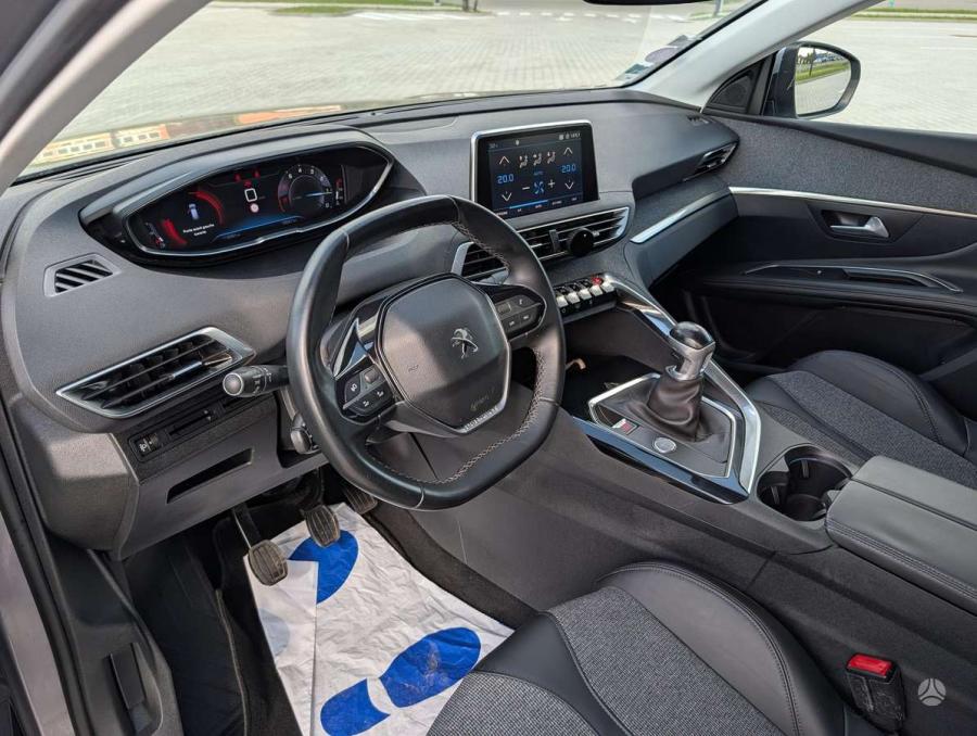 Grey Peugeot 3008 2017 in Taurage, with an engine capacity of 1.20 L and mileage of 114 thousand km for 8900 €, photo 10 on AUTOMOTO.COM.LV