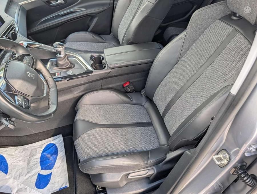 Grey Peugeot 3008 2017 in Taurage, with an engine capacity of 1.20 L and mileage of 114 thousand km for 8900 €, photo 15 on AUTOMOTO.COM.LV