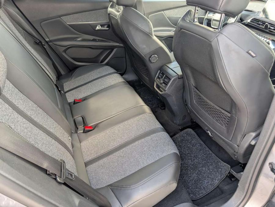 Grey Peugeot 3008 2017 in Taurage, with an engine capacity of 1.20 L and mileage of 114 thousand km for 8900 €, photo 16 on AUTOMOTO.COM.LV
