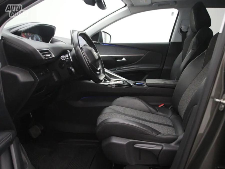 Grey Peugeot 3008 2017 in Vilnius, with an engine capacity of 1.60 L and mileage of 246 thousand km for 11599 €, photo 5 on AUTOMOTO.COM.LV