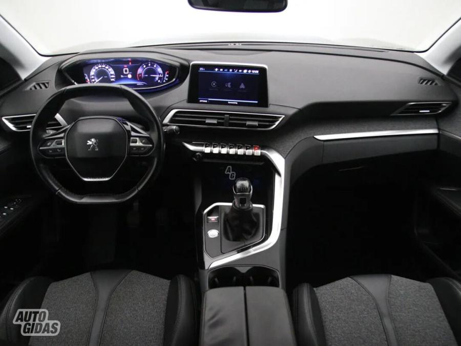 Grey Peugeot 3008 2017 in Vilnius, with an engine capacity of 1.20 L and mileage of 130 thousand km for 11299 €, photo 3 on AUTOMOTO.COM.LV