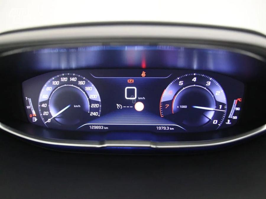 Grey Peugeot 3008 2017 in Vilnius, with an engine capacity of 1.20 L and mileage of 130 thousand km for 11299 €, photo 20 on AUTOMOTO.COM.LV