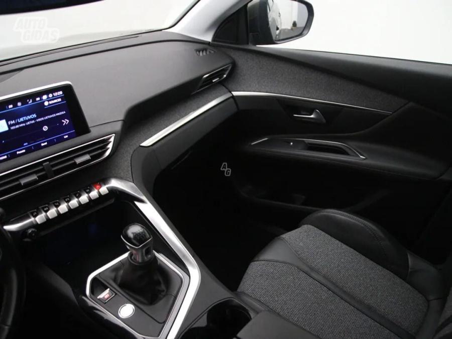 Grey Peugeot 3008 2017 in Vilnius, with an engine capacity of 1.20 L and mileage of 130 thousand km for 11299 €, photo 22 on AUTOMOTO.COM.LV