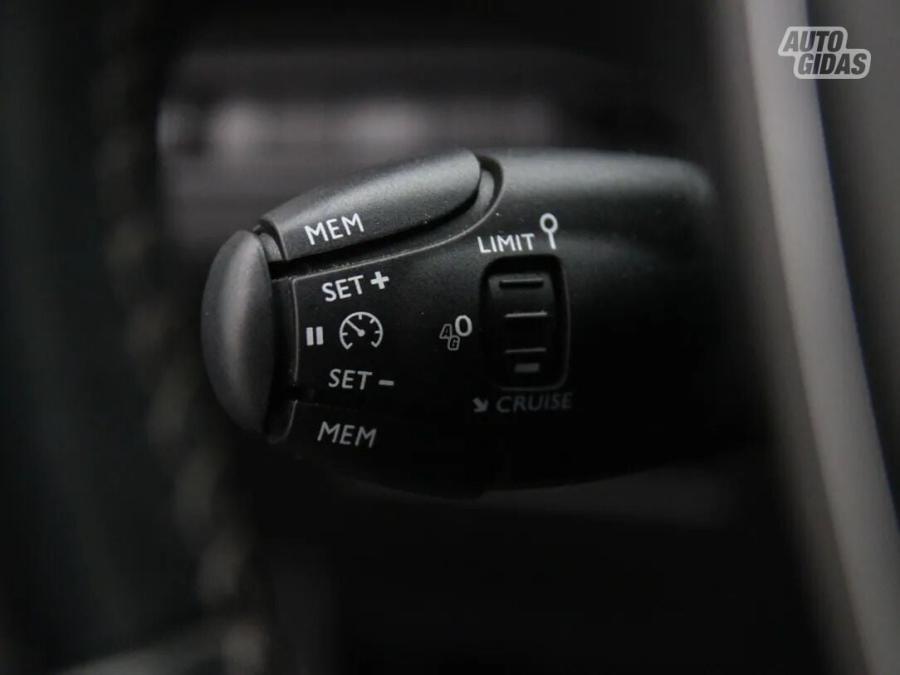 Grey Peugeot 3008 2017 in Vilnius, with an engine capacity of 1.20 L and mileage of 130 thousand km for 11299 €, photo 31 on AUTOMOTO.COM.LV