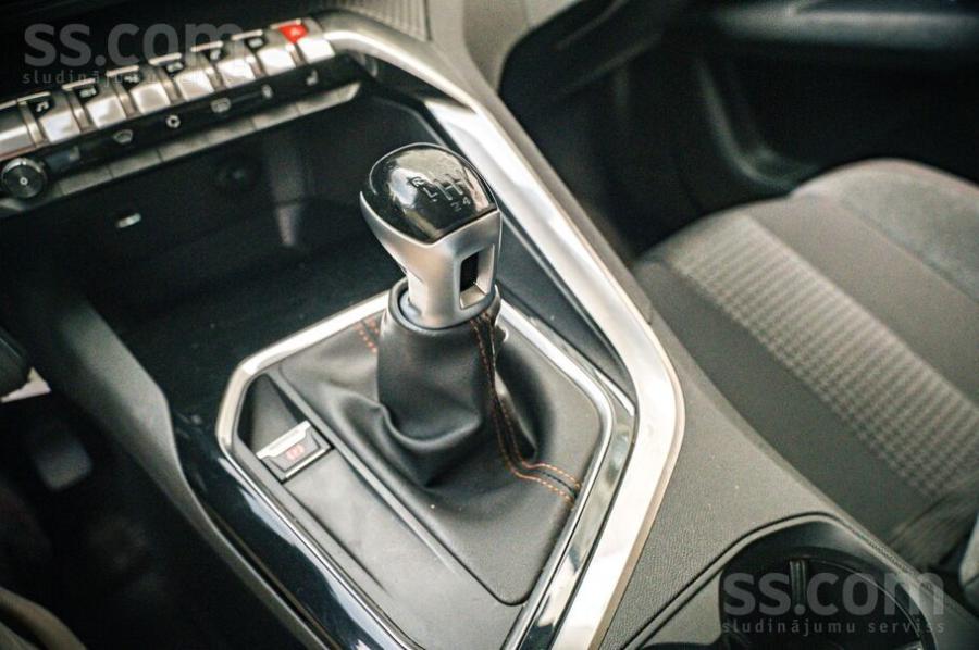 Pelēks Peugeot 3008 2017 Rīga, ar dzinēja tilpumu 1.20 L un nobraukumu 100 tūkst. km par 11990 €, foto 11 vietnē AUTOMOTO.COM.LV