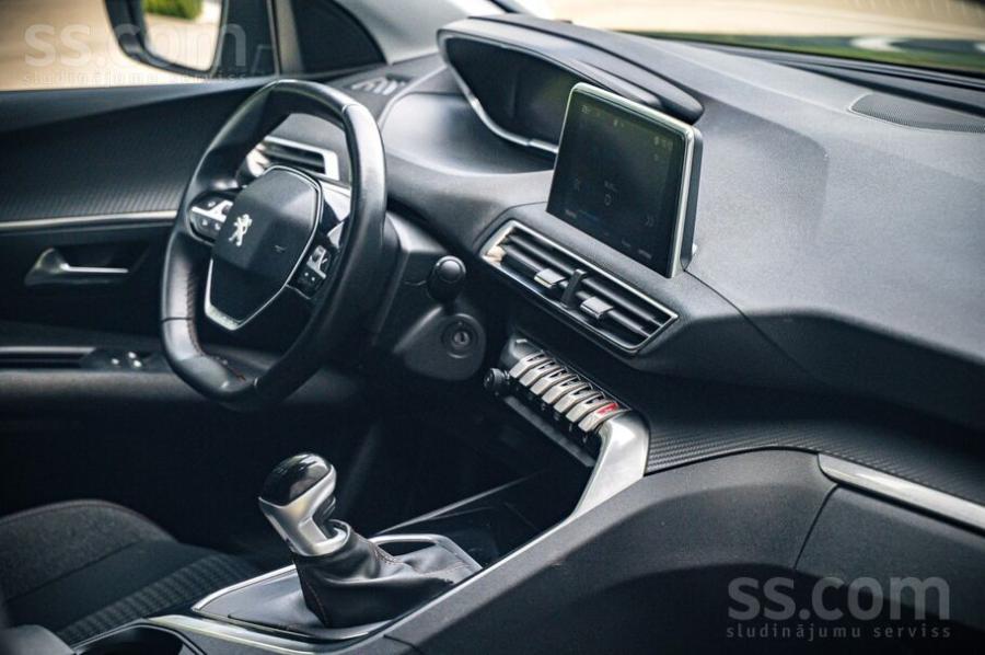 Pelēks Peugeot 3008 2017 Rīga, ar dzinēja tilpumu 1.20 L un nobraukumu 100 tūkst. km par 11990 €, foto 12 vietnē AUTOMOTO.COM.LV