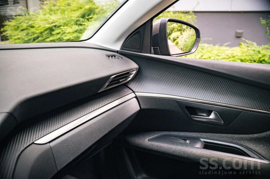 Pelēks Peugeot 3008 2017 Rīga, ar dzinēja tilpumu 1.20 L un nobraukumu 100 tūkst. km par 11990 €, foto 20 vietnē AUTOMOTO.COM.LV