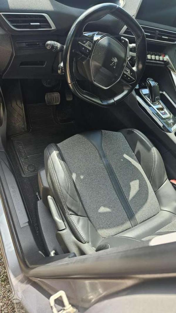 Peugeot 3008 2017 in Telschi on AUTOMOTO.COM.LV Grey Peugeot 3008 2017 in Telschi, with an engine capacity of 1.56 L and mileage of 225 thousand km for 11300 €, photo 9 on AUTOMOTO.COM.LV