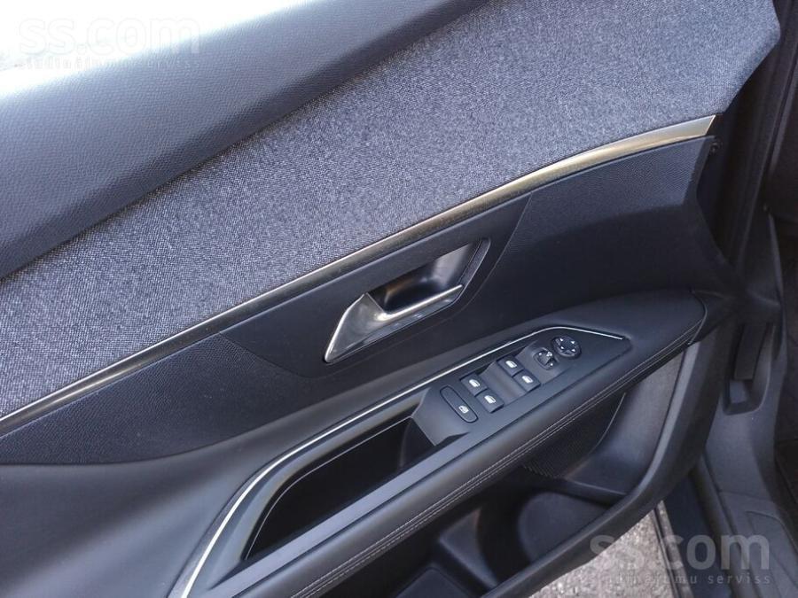 Pelēks Peugeot 3008 2018 Valmiera, ar dzinēja tilpumu 1.20 L un nobraukumu 141 tūkst. km par 12500 €, foto 16 vietnē AUTOMOTO.COM.LV