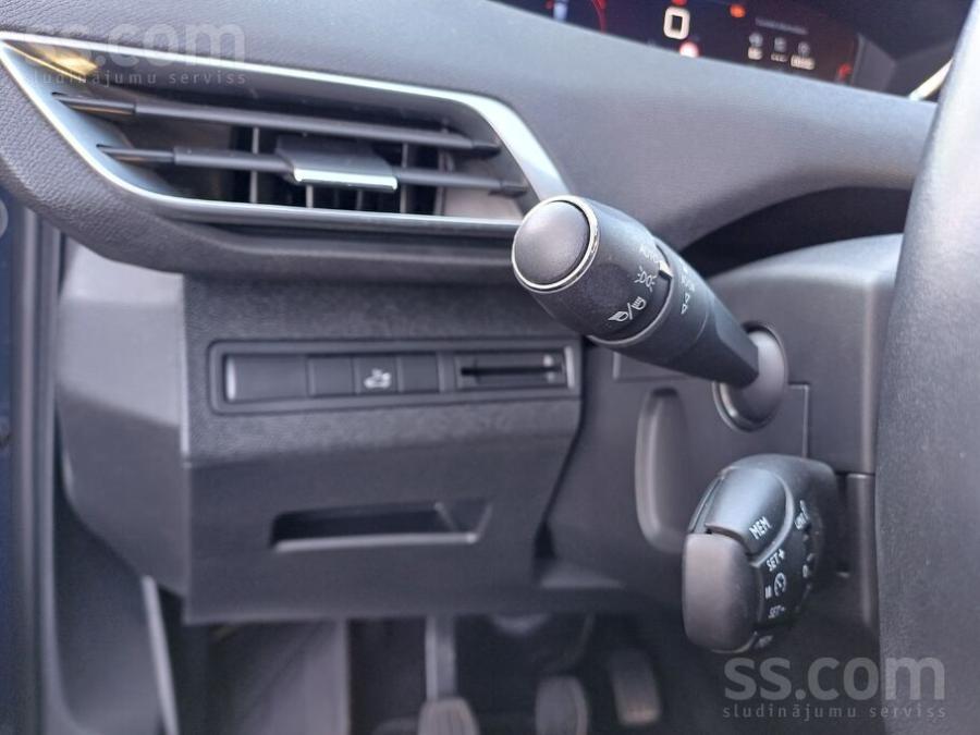 Pelēks Peugeot 3008 2018 Valmiera, ar dzinēja tilpumu 1.20 L un nobraukumu 141 tūkst. km par 12500 €, foto 18 vietnē AUTOMOTO.COM.LV