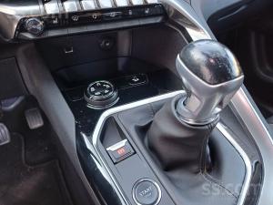 Pelēks Peugeot 3008 2018 Valmiera, ar dzinēja tilpumu 1.20 L un nobraukumu 141 tūkst. km par 12500 €, foto 20 vietnē AUTOMOTO.COM.LV
