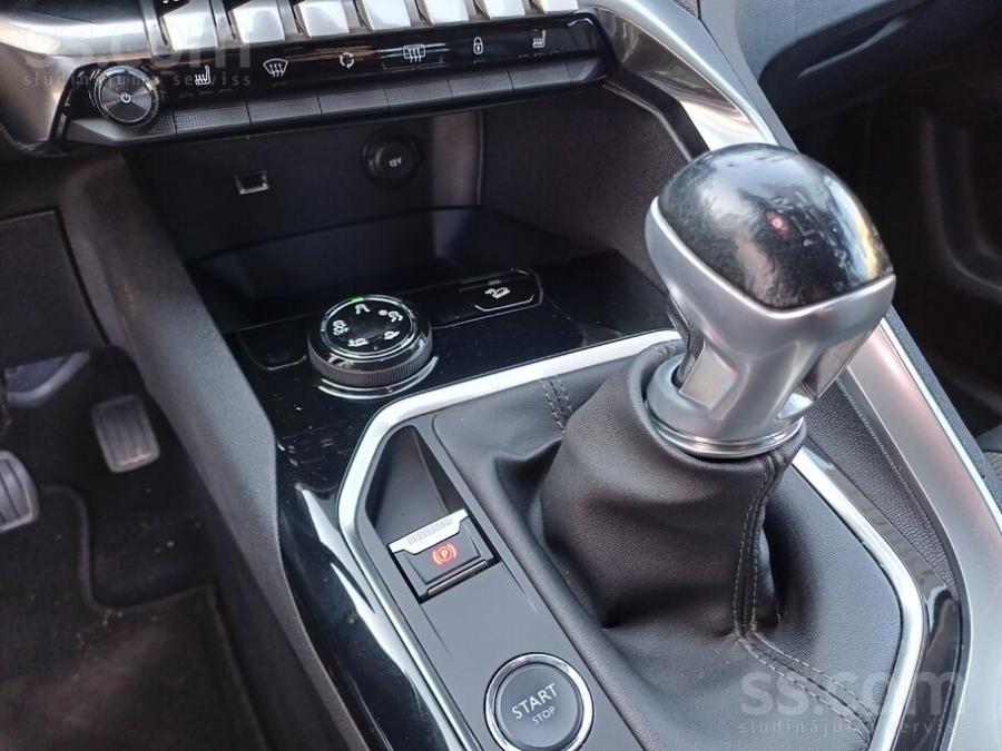 Pelēks Peugeot 3008 2018 Valmiera, ar dzinēja tilpumu 1.20 L un nobraukumu 141 tūkst. km par 12500 €, foto 20 vietnē AUTOMOTO.COM.LV