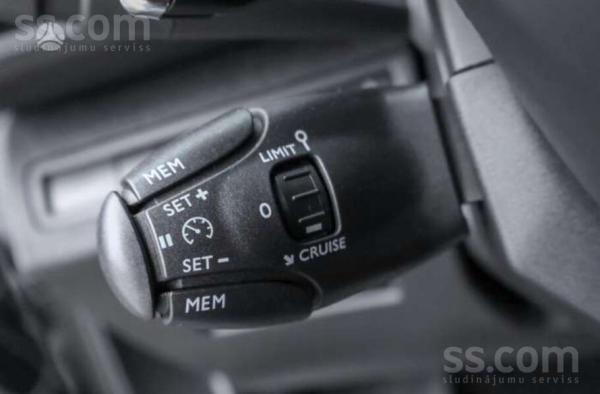 Grey Peugeot 3008 2018 in Jelgava, with an engine capacity of 1.50 L and mileage of 212 thousand km for 12000 €, photo 5 on AUTOMOTO.COM.LV