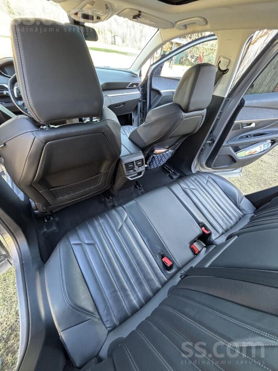 Grey Peugeot 3008 2018 in Jelgava, with an engine capacity of 1.50 L and mileage of 212 thousand km for 12000 €, photo 17 on AUTOMOTO.COM.LV