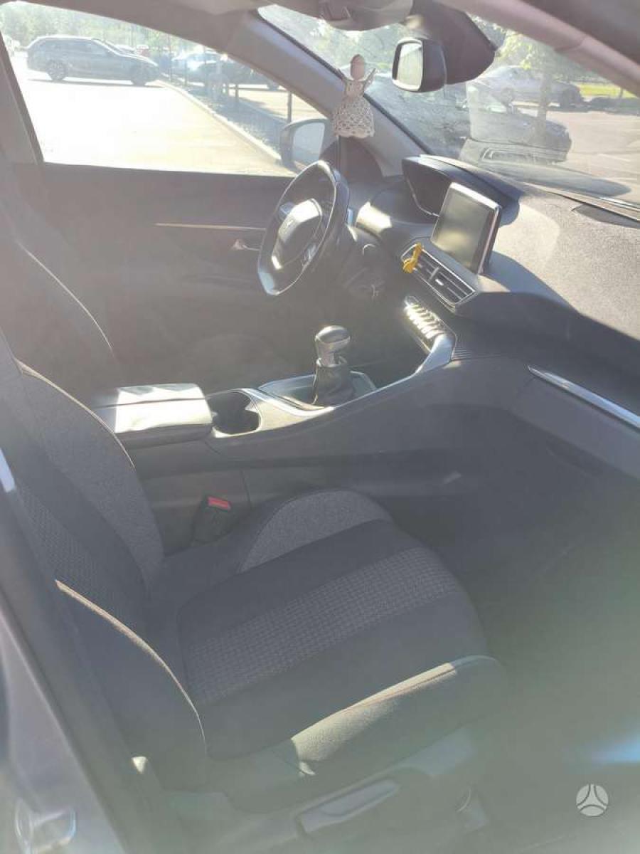 Grey Peugeot 3008 2018 in Vilnius, with an engine capacity of 1.20 L and mileage of 201 thousand km for 7700 €, photo 9 on AUTOMOTO.COM.LV
