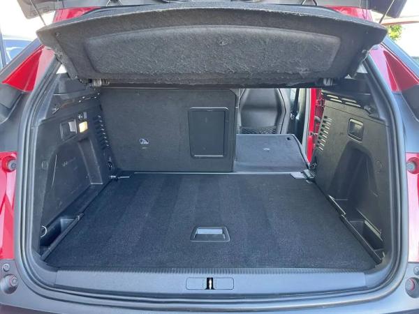 Pelēks Peugeot 3008 2018 Talsi, ar dzinēja tilpumu 1.60 L un nobraukumu 180 tūkst. km par 11400 €, foto 5 vietnē AUTOMOTO.COM.LV