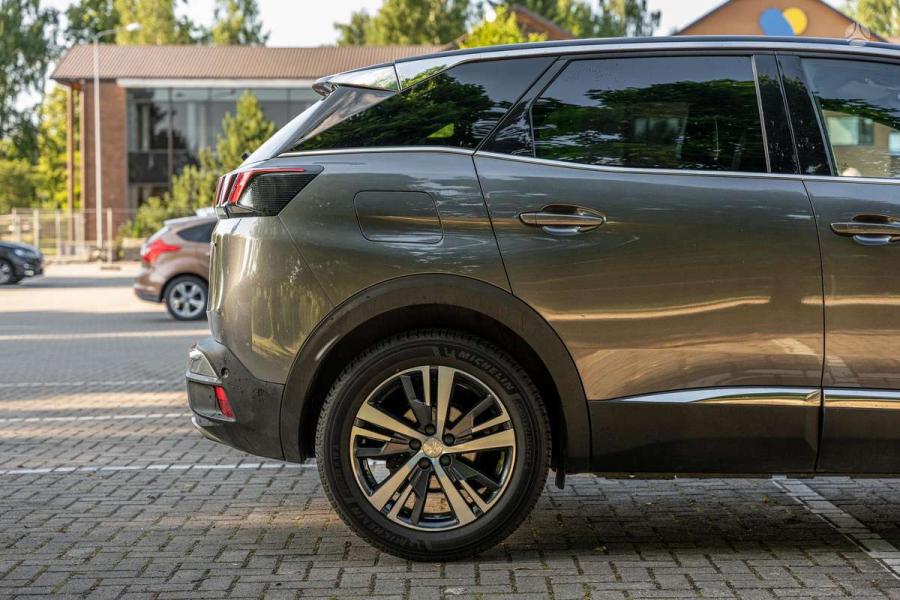 Grey Peugeot 3008 2018 in Vilnius, with an engine capacity of 1.56 L and mileage of 218 thousand km for 11900 €, photo 10 on AUTOMOTO.COM.LV