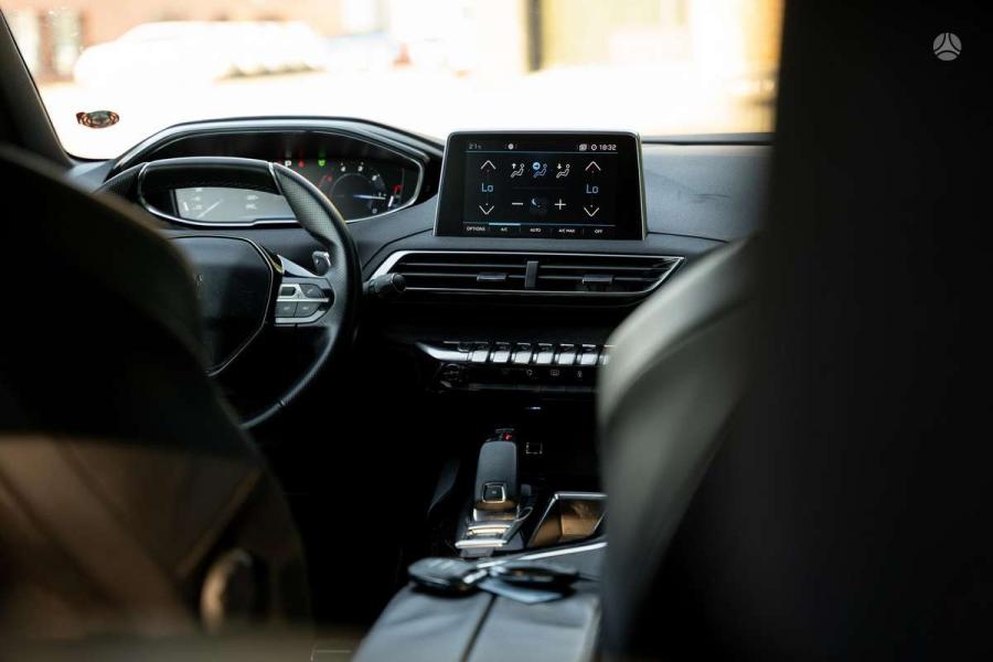 Grey Peugeot 3008 2018 in Vilnius, with an engine capacity of 1.56 L and mileage of 218 thousand km for 11900 €, photo 22 on AUTOMOTO.COM.LV