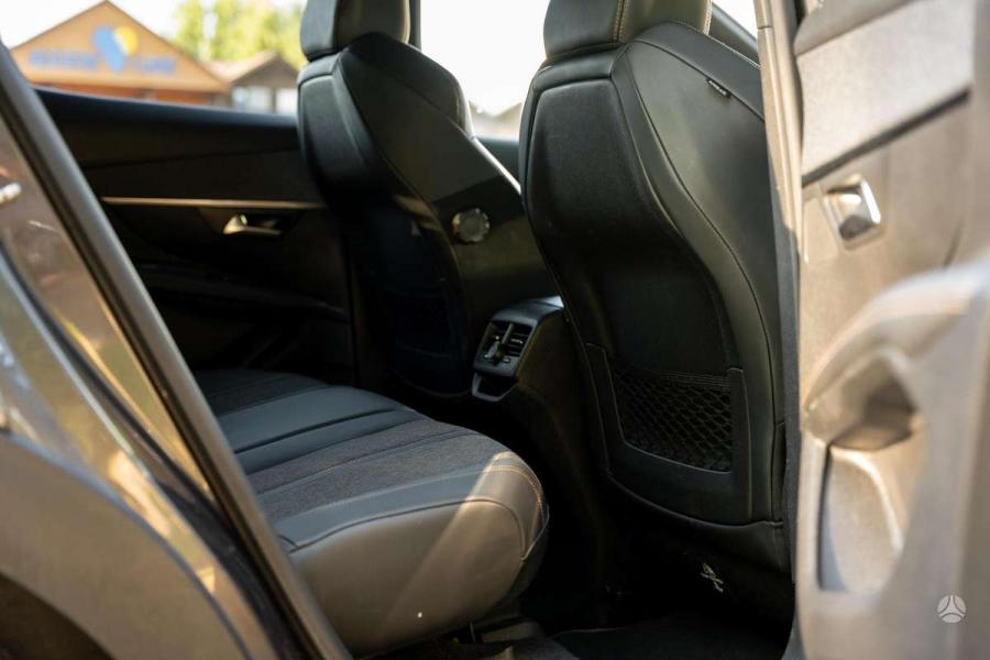 Grey Peugeot 3008 2018 in Vilnius, with an engine capacity of 1.56 L and mileage of 218 thousand km for 11900 €, photo 24 on AUTOMOTO.COM.LV