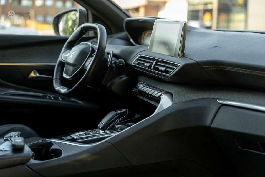 Grey Peugeot 3008 2018 in Vilnius, with an engine capacity of 1.56 L and mileage of 218 thousand km for 11900 €, photo 37 on AUTOMOTO.COM.LV
