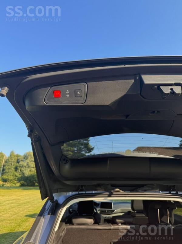 Pelēks Peugeot 3008 2018 Rīga, ar dzinēja tilpumu 1.60 L un nobraukumu 232 tūkst. km par 11600 €, foto 7 vietnē AUTOMOTO.COM.LV