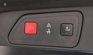 Pelēks Peugeot 3008 2018 Šauļi, ar dzinēja tilpumu 1.20 L un nobraukumu 118 tūkst. km par 10900 €, foto 11 vietnē AUTOMOTO.COM.LV