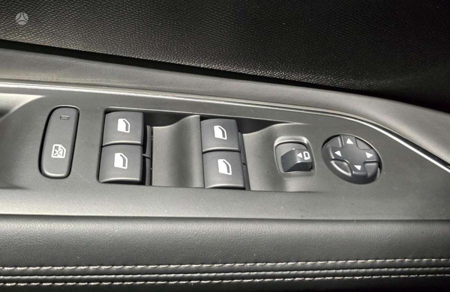 Pelēks Peugeot 3008 2018 Šauļi, ar dzinēja tilpumu 1.20 L un nobraukumu 118 tūkst. km par 10900 €, foto 14 vietnē AUTOMOTO.COM.LV